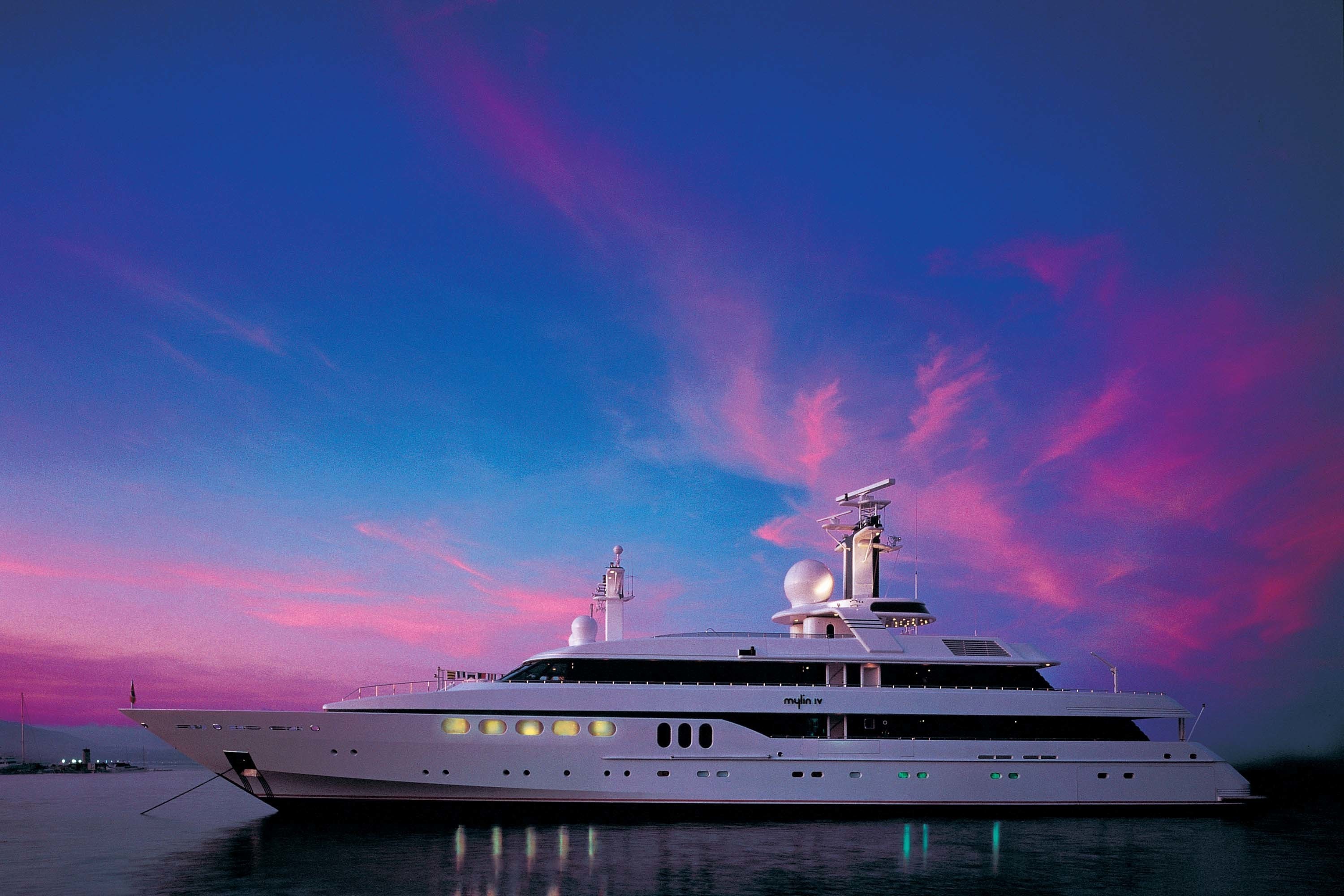 Yacht MYLIN IV, Feadship | CHARTERWORLD Luxury Superyacht Charters